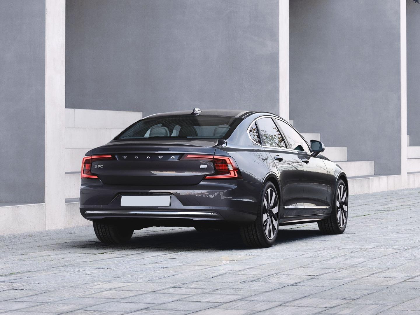 Everything you need to know about the Volvo S90 - Buying a Car - AutoTrader
