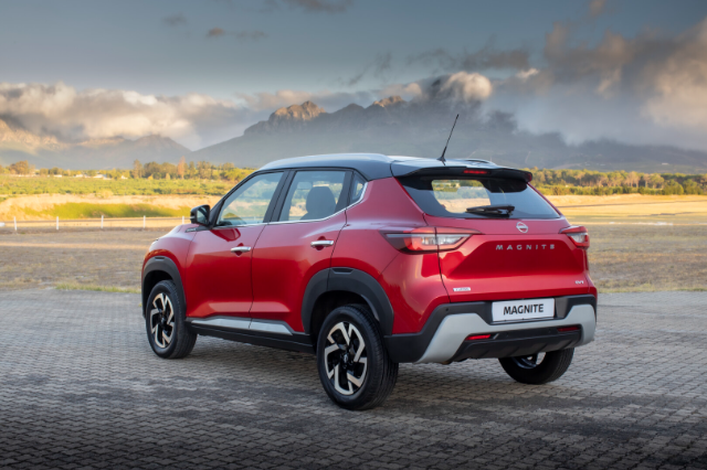 Nissan Magnite vs Renault Kiger vs Toyota Urban Cruiser: Here's our ...