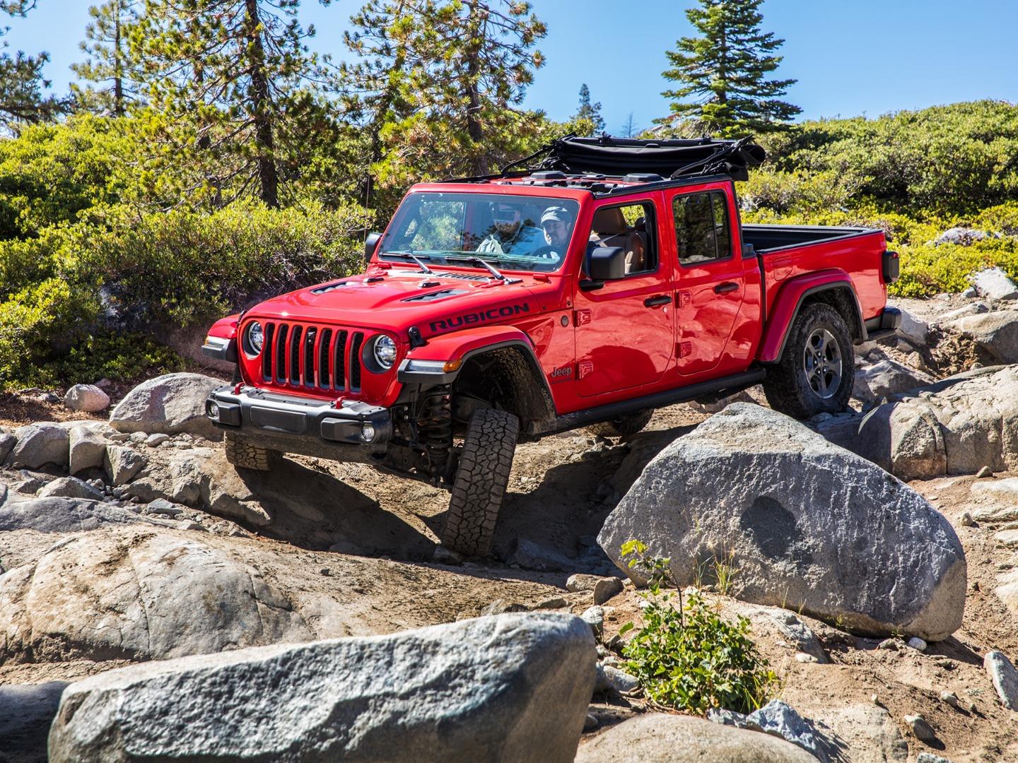 5 extras you should fit on a new Jeep Gladiator - Buying a Car - AutoTrader