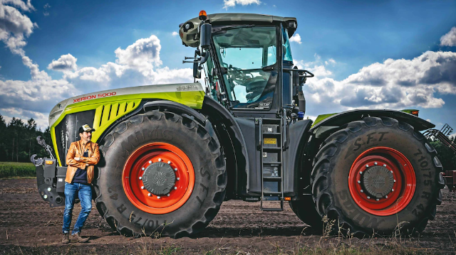 CLAAS Unveils the Powerful XERION Large Tractor: A Utility Workhorse ...