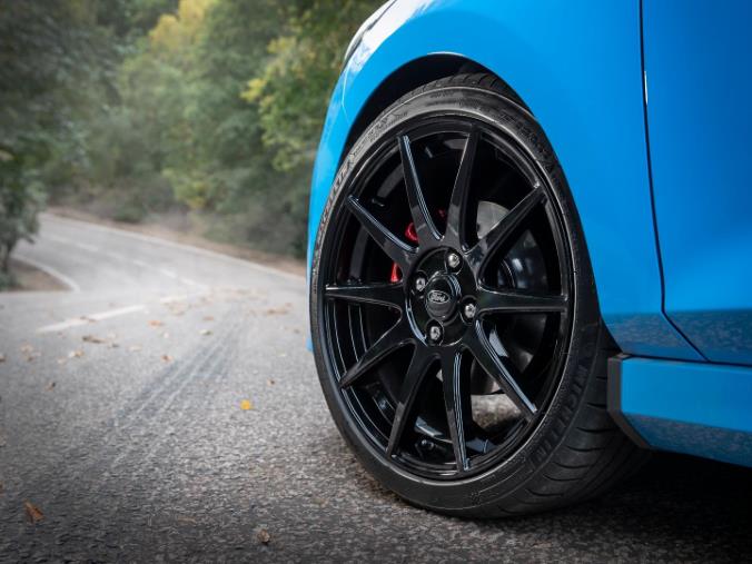 Wheel bearing noise, what causes it and how to fix it - Car Ownership ...