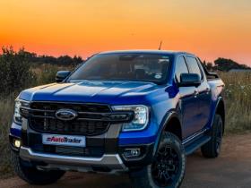 Ford Ranger 3.0TD V6 Double Cab Platinum 4WD (2024) - Review - Expert ...