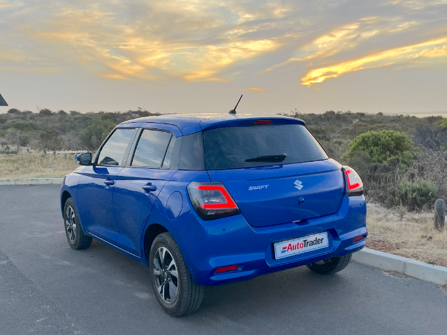 Suzuki Swift 1.2 GLX (2025) Review - Expert Suzuki Swift Car Reviews ...