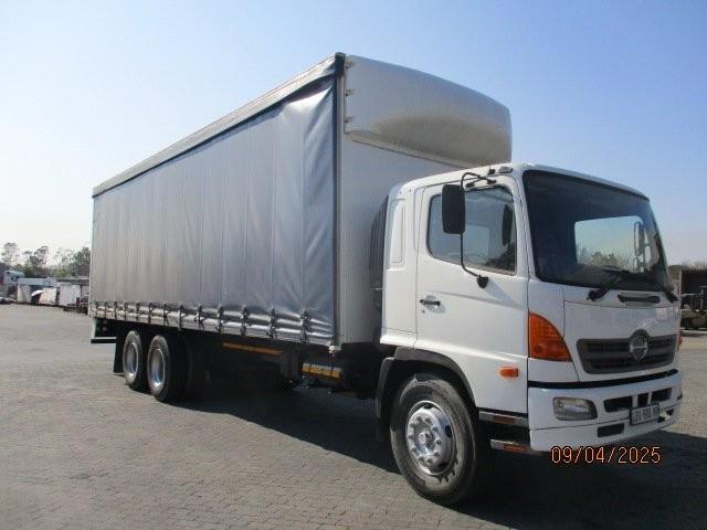 Tautliner trucks for sale in South Africa - AutoTrader
