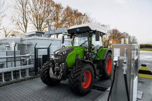 Fendt Unveils Its First Hydrogen Tractor: A Glimpse into the Future of ...
