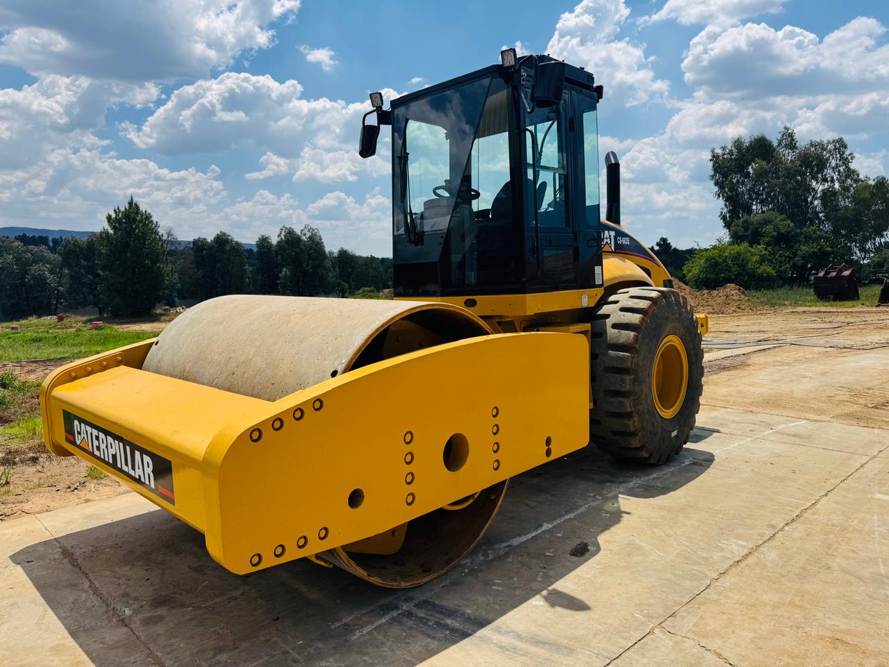 Caterpillar rollers for sale in South Africa - AutoTrader