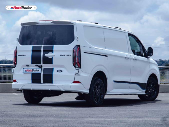 Ford Transit Custom 2.0SiT panel van SWB Sport (2025) - Expert Ford ...