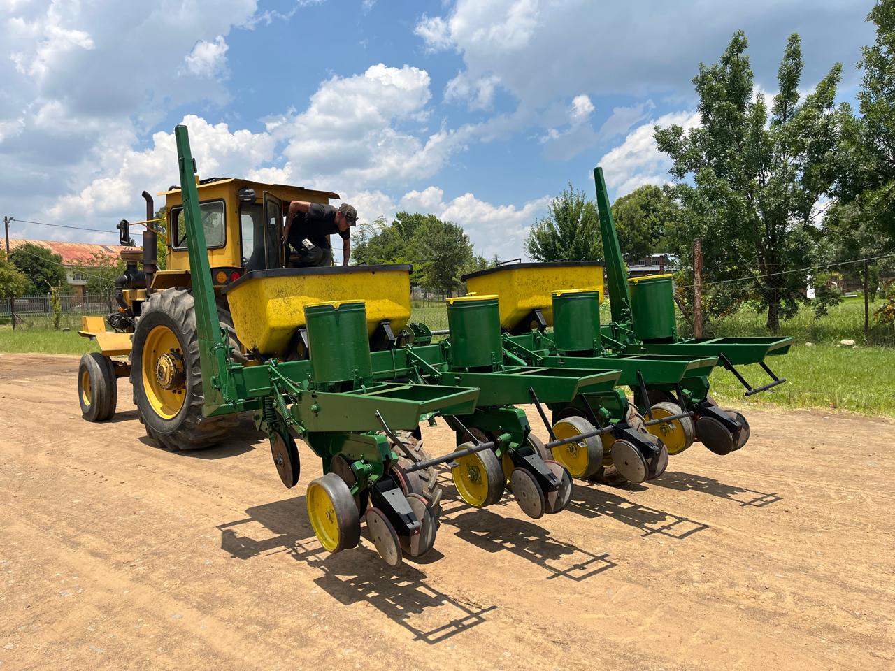 John Deere 7000 4 Row Planter for sale in Memel - ID: 28326824 - AutoTrader