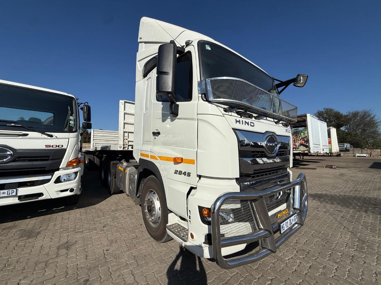 Hino 700 2845 TRUCK TRACTOR for sale in Kempton Park - ID: 28415675 ...