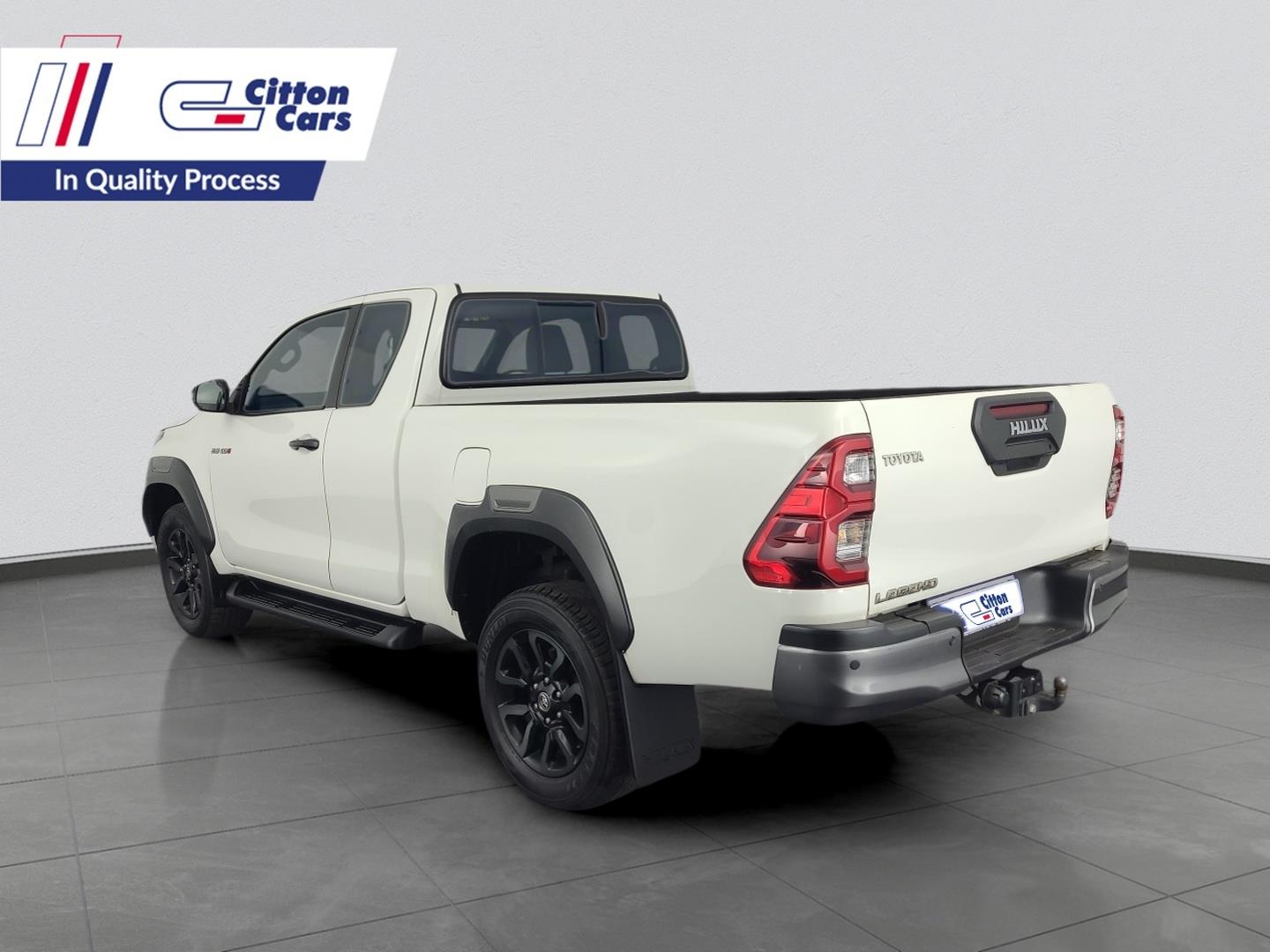 Toyota Hilux 2.8GD-6 Xtra Cab Legend Auto with 117000 km for Sale