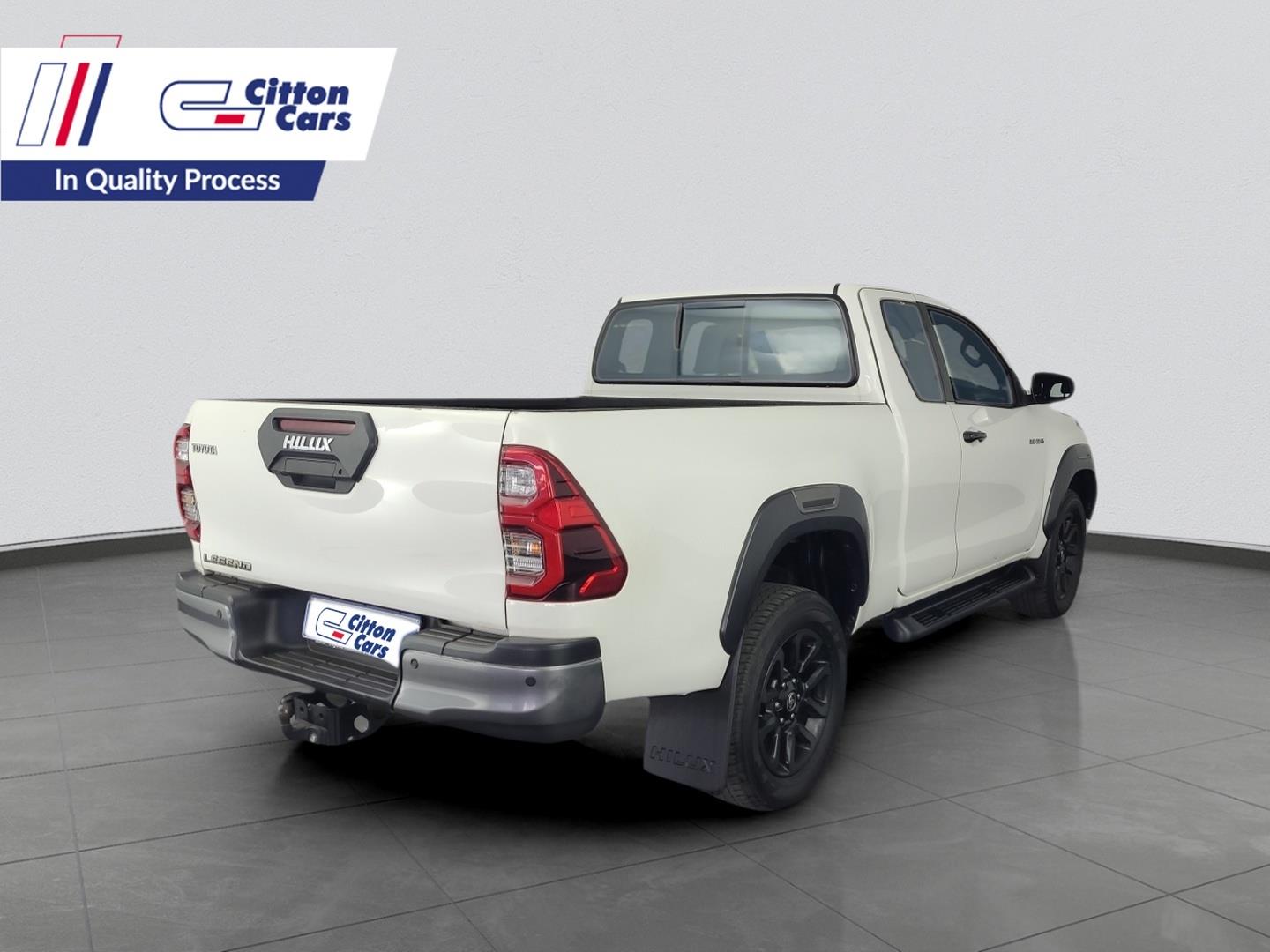 Toyota Hilux 2.8GD-6 Xtra Cab Legend Auto with 117000 km for Sale